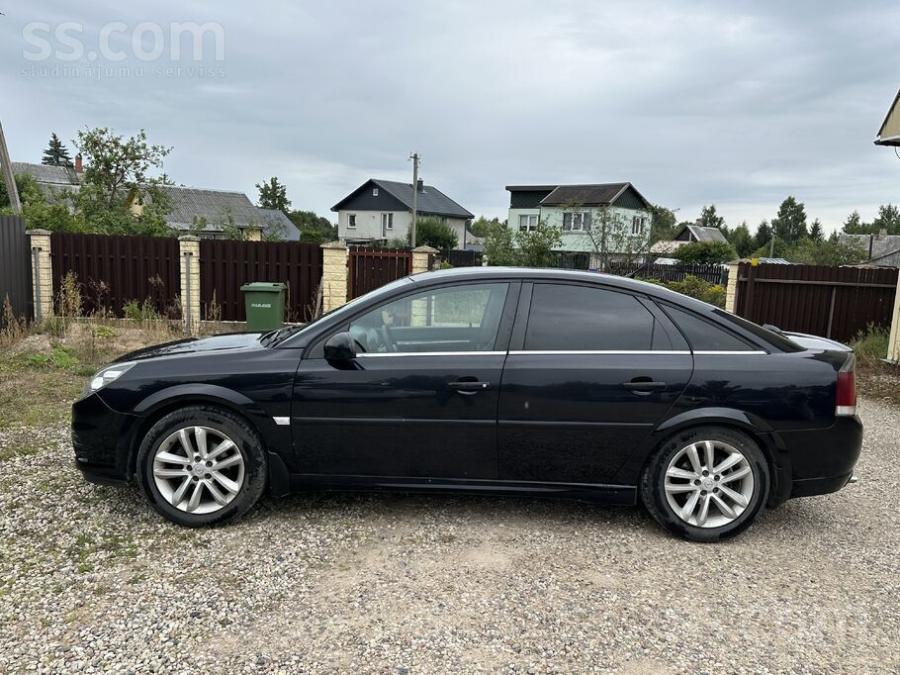 Melns Opel Vectra 2006 Rēzekne, ar dzinēja tilpumu 1.90 L un nobraukumu 292 tūkst. km par 1650 €, foto 3 vietnē AUTOMOTO.COM.LV