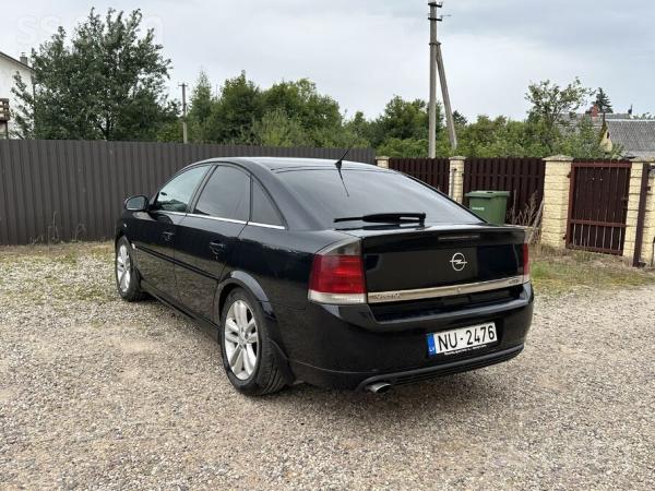 Melns Opel Vectra 2006 Rēzekne, ar dzinēja tilpumu 1.90 L un nobraukumu 292 tūkst. km par 1650 €, foto 3 vietnē AUTOMOTO.COM.LV