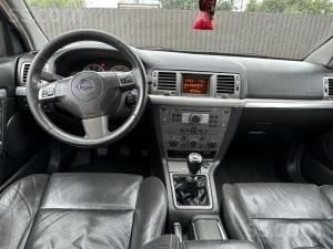 Melns Opel Vectra 2006 Rēzekne, ar dzinēja tilpumu 1.90 L un nobraukumu 292 tūkst. km par 1650 €, foto 8 vietnē AUTOMOTO.COM.LV