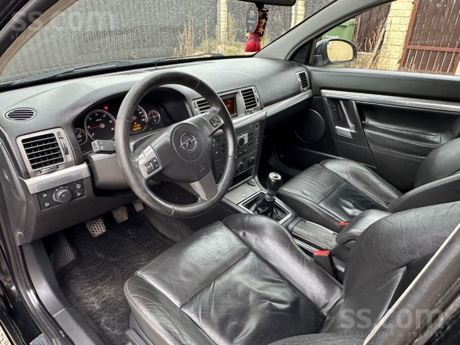Melns Opel Vectra 2006 Rēzekne, ar dzinēja tilpumu 1.90 L un nobraukumu 292 tūkst. km par 1650 €, foto 9 vietnē AUTOMOTO.COM.LV