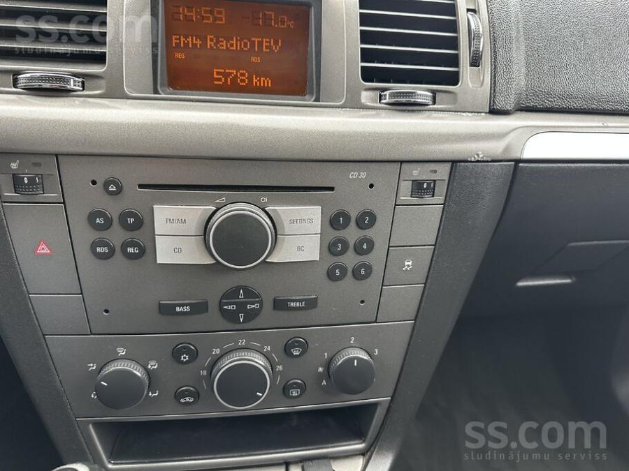 Melns Opel Vectra 2006 Rēzekne, ar dzinēja tilpumu 1.90 L un nobraukumu 292 tūkst. km par 1650 €, foto 13 vietnē AUTOMOTO.COM.LV