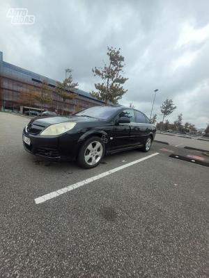 Black Opel Vectra 2006 in Klaipeda, with an engine capacity of 1.90 L and mileage of 370 thousand km for 1200 €, photo  on AUTOMOTO.COM.LV