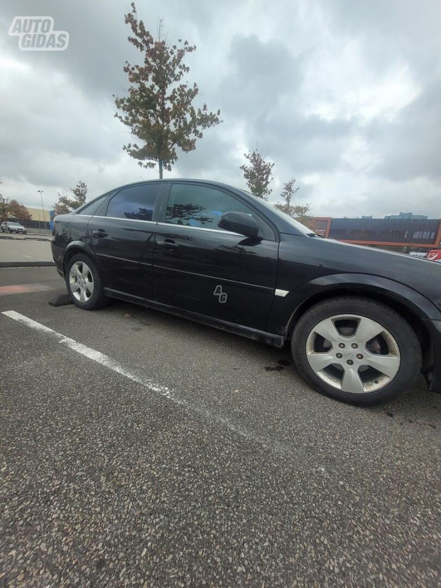 Melns Opel Vectra 2006 Klaipėda, ar dzinēja tilpumu 1.90 L un nobraukumu 370 tūkst. km par 1200 €, foto 6 vietnē AUTOMOTO.COM.LV