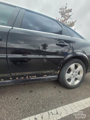 Melns Opel Vectra 2006 Klaipėda, ar dzinēja tilpumu 1.90 L un nobraukumu 370 tūkst. km par 1200 €, foto 12 vietnē AUTOMOTO.COM.LV