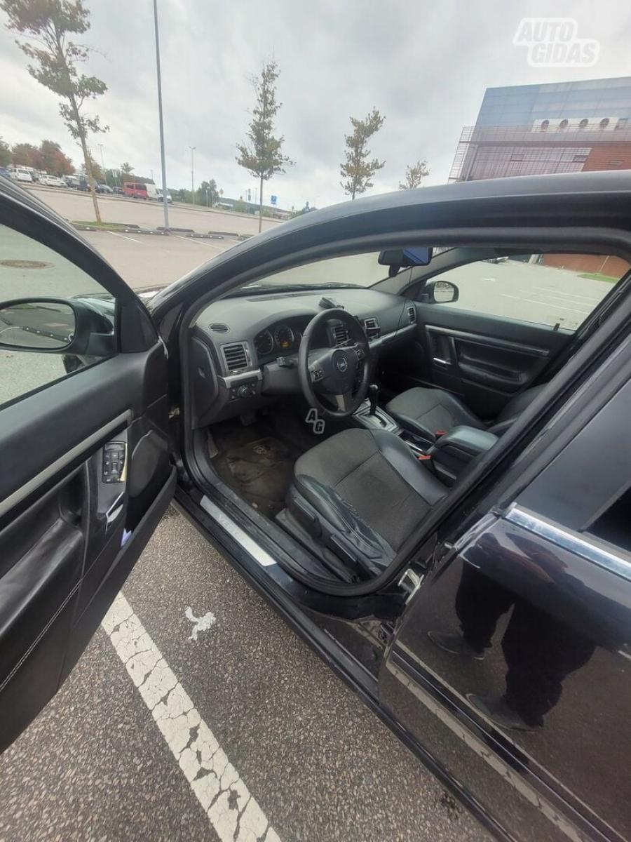 Melns Opel Vectra 2006 Klaipėda, ar dzinēja tilpumu 1.90 L un nobraukumu 370 tūkst. km par 1200 €, foto 15 vietnē AUTOMOTO.COM.LV