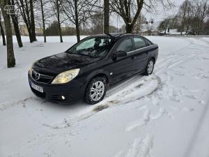 Black Opel Vectra 2007 in Radviliskis, with an engine capacity of 1.90 L and mileage of 338 thousand km for 1390 €, photo  on AUTOMOTO.COM.LV