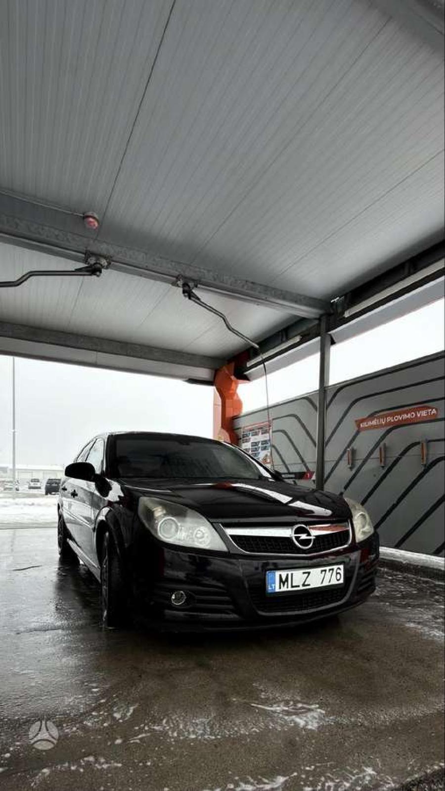 Black Opel Vectra 2007 in Marijampole, with an engine capacity of 1.91 L and mileage of 220 thousand km for 2500 €, photo 2 on AUTOMOTO.COM.LV
