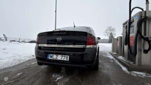 Black Opel Vectra 2007 in Marijampole, with an engine capacity of 1.91 L and mileage of 220 thousand km for 2500 €, photo 4 on AUTOMOTO.COM.LV