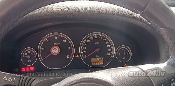 Black Opel Vectra 2008 in Poltsamaa, with an engine capacity of 1.90 L and mileage of 256 thousand km for 500 €, photo 5 on AUTOMOTO.COM.LV