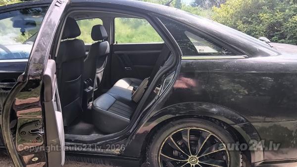 Black Opel Vectra 2008 in Poltsamaa, with an engine capacity of 1.90 L and mileage of 256 thousand km for 500 €, photo 9 on AUTOMOTO.COM.LV