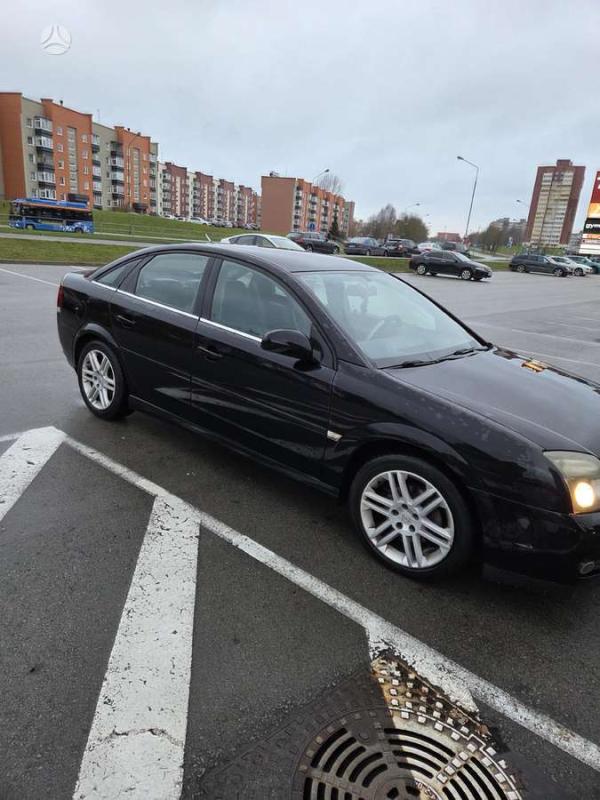 Black Opel Vectra 2024 in Klaipeda, with an engine capacity of 1.90 L and mileage of 298 thousand km for 900 €, photo 8 on AUTOMOTO.COM.LV