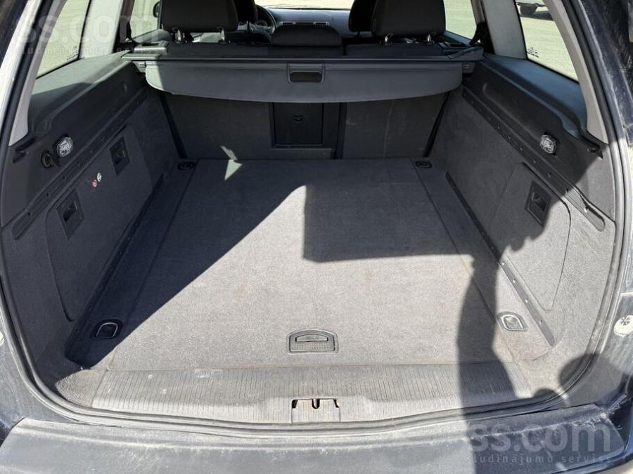 Black Opel Vectra 2008 in Riga, with an engine capacity of 1.90 L and mileage of 290 thousand km for 1450 €, photo 5 on AUTOMOTO.COM.LV