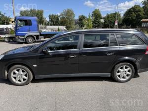 Black Opel Vectra 2008 in Riga, with an engine capacity of 1.90 L and mileage of 290 thousand km for 1450 €, photo 12 on AUTOMOTO.COM.LV