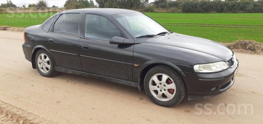 Melns Opel Vectra 2001 Jēkabpils, ar dzinēja tilpumu 1.60 L un nobraukumu 251 tūkst. km par 400 €, foto 1 vietnē AUTOMOTO.COM.LV