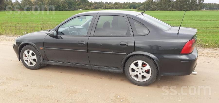 Melns Opel Vectra 2001 Jēkabpils, ar dzinēja tilpumu 1.60 L un nobraukumu 251 tūkst. km par 400 €, foto 5 vietnē AUTOMOTO.COM.LV