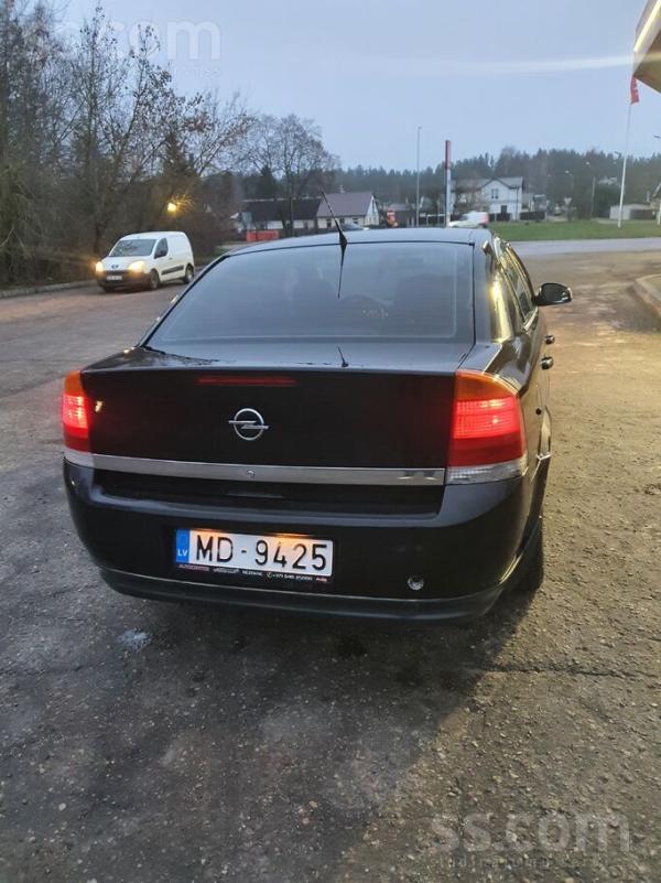 Melns Opel Vectra 2002 Daugavpils, ar dzinēja tilpumu 2.20 L un nobraukumu 317 tūkst. km par 1100 €, foto 2 vietnē AUTOMOTO.COM.LV