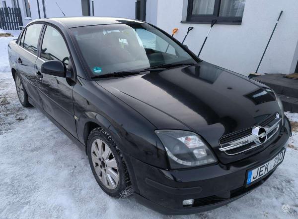 Melns Opel Vectra 2002 Klaipėda, ar dzinēja tilpumu 2.20 L un nobraukumu 349 tūkst. km par 850 €, foto 2 vietnē AUTOMOTO.COM.LV