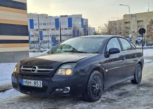 Black Opel Vectra 2003 in Vilnius, with an engine capacity of 2.17 L and mileage of 210 thousand km for 350 €, photo  on AUTOMOTO.COM.LV
