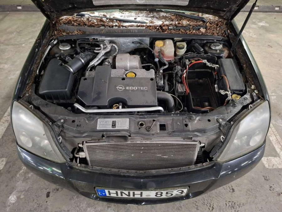 Black Opel Vectra 2003 in Vilnius, with an engine capacity of 2.17 L and mileage of 210 thousand km for 350 €, photo 5 on AUTOMOTO.COM.LV