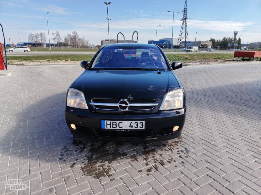 Black Opel Vectra 2003 in Mazeikiai, with an engine capacity of 2.00 L and mileage of 289 thousand km for 790 €, photo 3 on AUTOMOTO.COM.LV