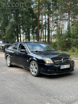 Black Opel Vectra 2003 in Riga, with an engine capacity of 2.20 L and mileage of 300 thousand km for 1200 €, photo 3 on AUTOMOTO.COM.LV