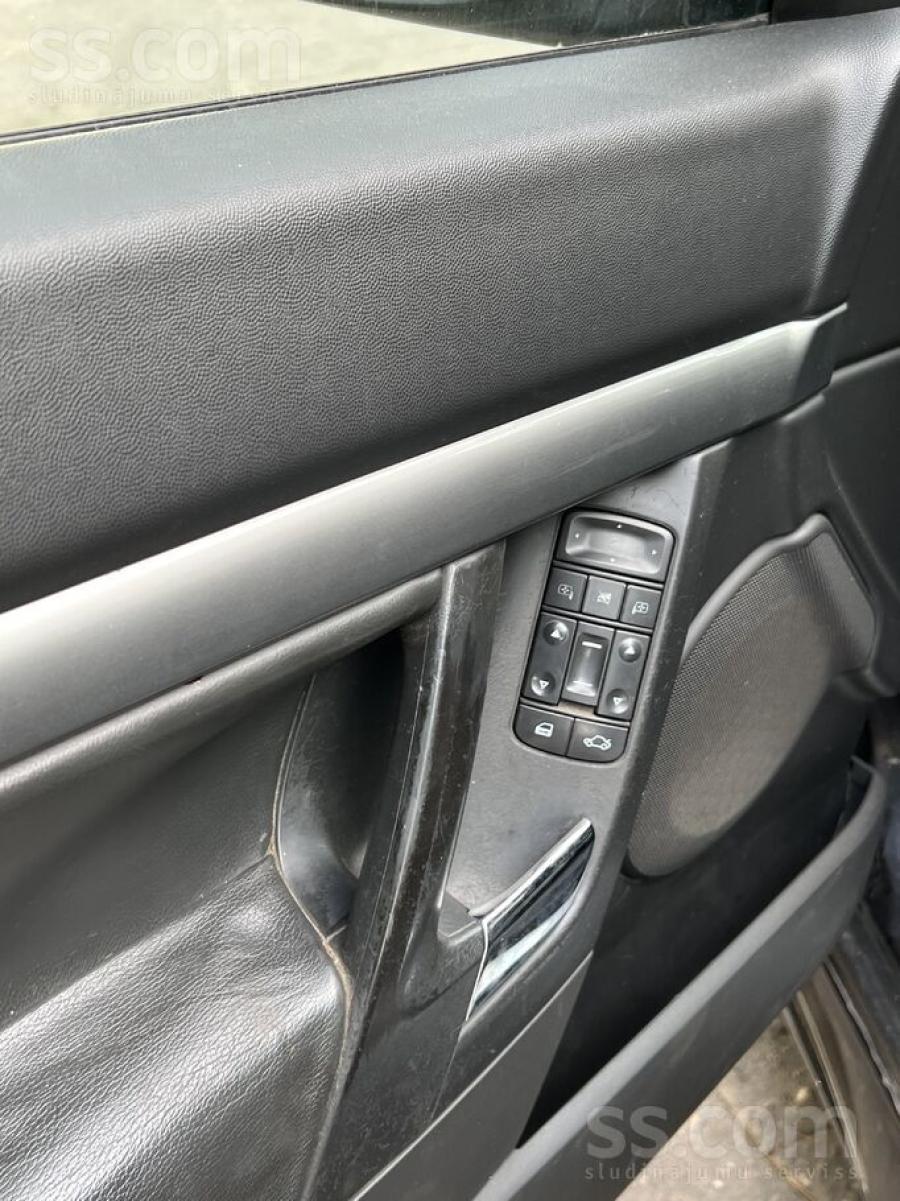 Black Opel Vectra 2003 in Riga, with an engine capacity of 2.20 L and mileage of 300 thousand km for 1200 €, photo 10 on AUTOMOTO.COM.LV