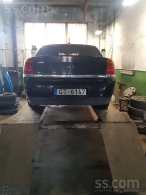 Melns Opel Vectra 2003 Cēsis, ar dzinēja tilpumu 2.00 L un nobraukumu 292 tūkst. km par 365 €, foto 4 vietnē AUTOMOTO.COM.LV