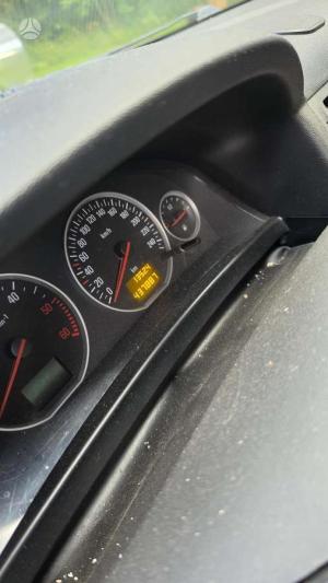 Black Opel Vectra 2004 in Rokiskis, with an engine capacity of 2.17 L and mileage of 438 thousand km for 500 €, photo 11 on AUTOMOTO.COM.LV