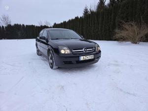 Black Opel Vectra 2005 in Vilnius, with an engine capacity of 2.20 L and mileage of 267 thousand km for 1100 €, photo  on AUTOMOTO.COM.LV