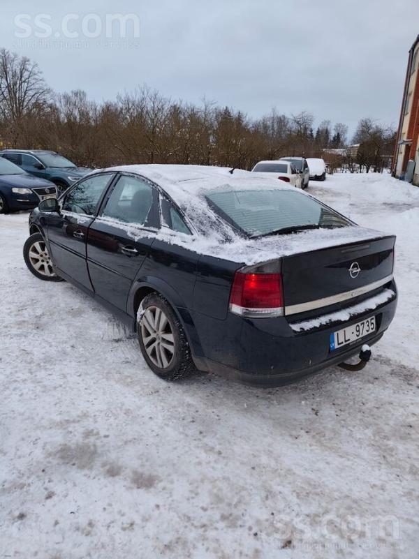 Melns Opel Vectra 2005 Valmiera, ar dzinēja tilpumu 2.20 L un nobraukumu 263 tūkst. km par 600 €, foto 5 vietnē AUTOMOTO.COM.LV