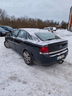 Melns Opel Vectra 2005 Valmiera, ar dzinēja tilpumu 2.20 L un nobraukumu 263 tūkst. km par 600 €, foto 5 vietnē AUTOMOTO.COM.LV