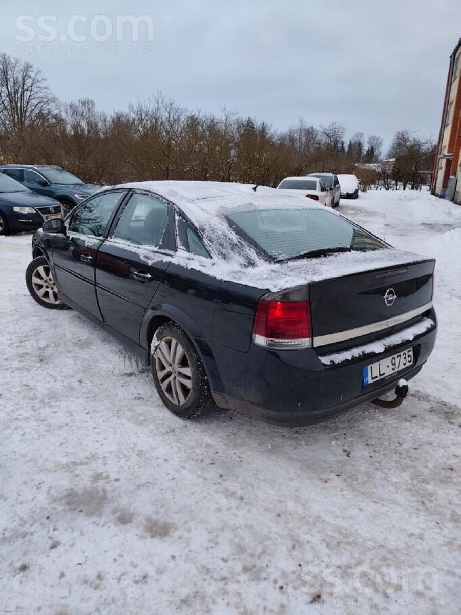 Melns Opel Vectra 2005 Valmiera, ar dzinēja tilpumu 2.20 L un nobraukumu 263 tūkst. km par 600 €, foto 5 vietnē AUTOMOTO.COM.LV