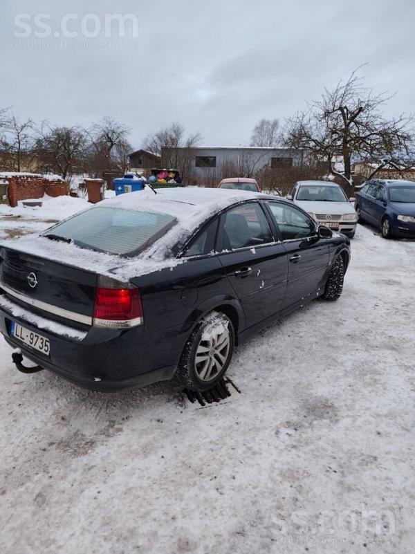 Melns Opel Vectra 2005 Valmiera, ar dzinēja tilpumu 2.20 L un nobraukumu 263 tūkst. km par 600 €, foto 6 vietnē AUTOMOTO.COM.LV