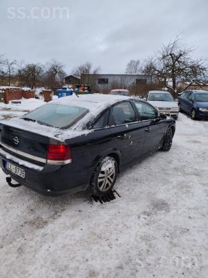 Melns Opel Vectra 2005 Valmiera, ar dzinēja tilpumu 2.20 L un nobraukumu 263 tūkst. km par 600 €, foto 6 vietnē AUTOMOTO.COM.LV