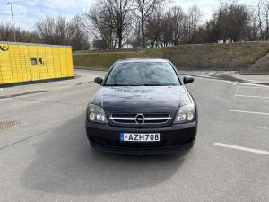 Black Opel Vectra 2005 in Vilnius, with an engine capacity of 2.20 L and mileage of 270 thousand km for 650 €, photo 2 on AUTOMOTO.COM.LV
