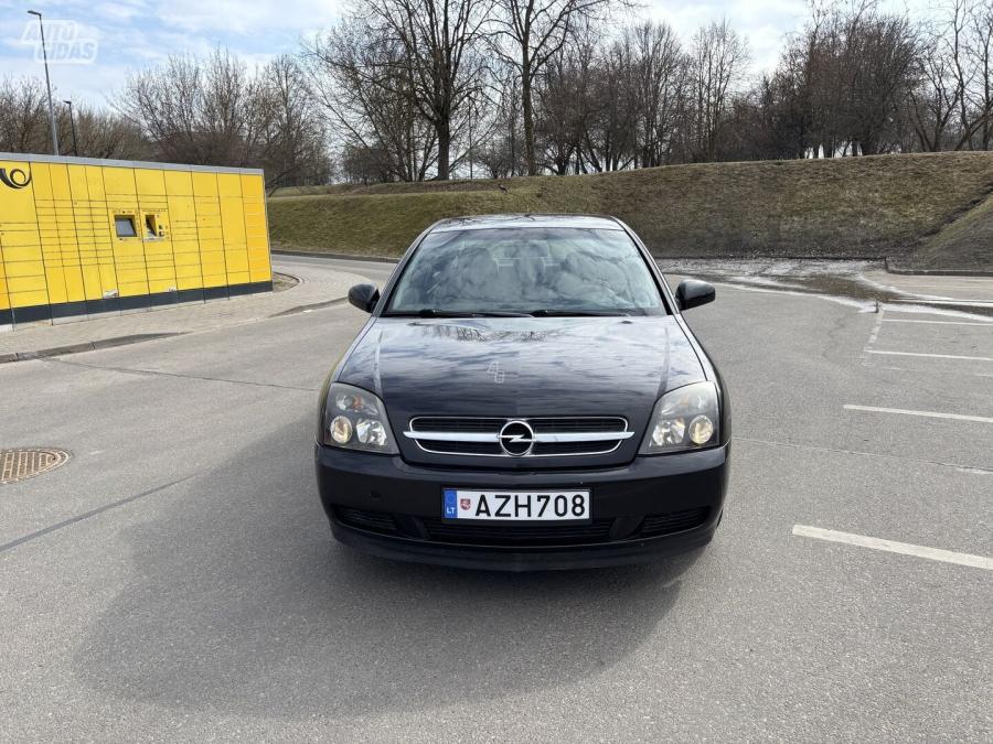Black Opel Vectra 2005 in Vilnius, with an engine capacity of 2.20 L and mileage of 270 thousand km for 650 €, photo 2 on AUTOMOTO.COM.LV