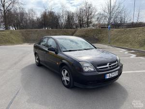 Black Opel Vectra 2005 in Vilnius, with an engine capacity of 2.20 L and mileage of 270 thousand km for 650 €, photo 3 on AUTOMOTO.COM.LV