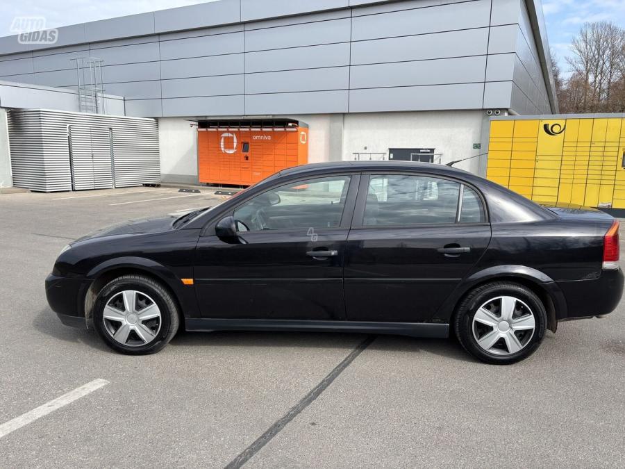 Black Opel Vectra 2005 in Vilnius, with an engine capacity of 2.20 L and mileage of 270 thousand km for 650 €, photo 8 on AUTOMOTO.COM.LV