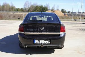 Black Opel Vectra 2006 in Vilnius, with an engine capacity of 1.90 L and mileage of 275 thousand km for 2450 €, photo 9 on AUTOMOTO.COM.LV