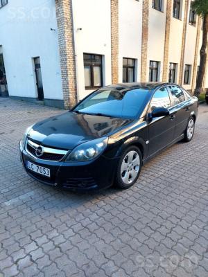 Black Opel Vectra 2007 in Riga, with an engine capacity of 2.20 L and mileage of 240 thousand km for 900 €, photo  on AUTOMOTO.COM.LV