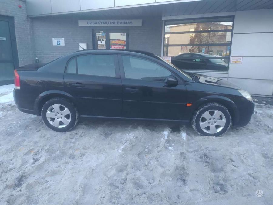 Melns Opel Vectra 2007 Viļņa, ar dzinēja tilpumu 1.91 L un nobraukumu 365 tūkst. km par 1999 €, foto 2 vietnē AUTOMOTO.COM.LV