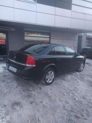 Melns Opel Vectra 2007 Viļņa, ar dzinēja tilpumu 1.91 L un nobraukumu 365 tūkst. km par 1999 €, foto 6 vietnē AUTOMOTO.COM.LV