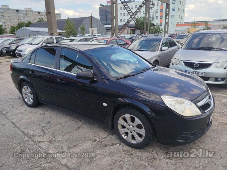 Black Opel Vectra 2007 in Tallinn, with an engine capacity of 1.90 L and mileage of 397 thousand km for 499 €, photo 1 on AUTOMOTO.COM.LV