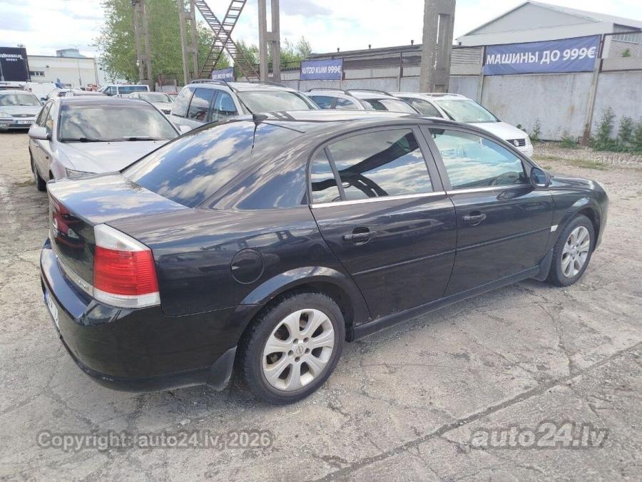 Black Opel Vectra 2007 in Tallinn, with an engine capacity of 1.90 L and mileage of 397 thousand km for 499 €, photo 4 on AUTOMOTO.COM.LV