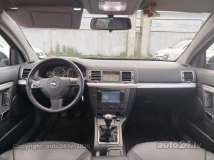 Black Opel Vectra 2007 in Tallinn, with an engine capacity of 1.90 L and mileage of 397 thousand km for 499 €, photo 6 on AUTOMOTO.COM.LV