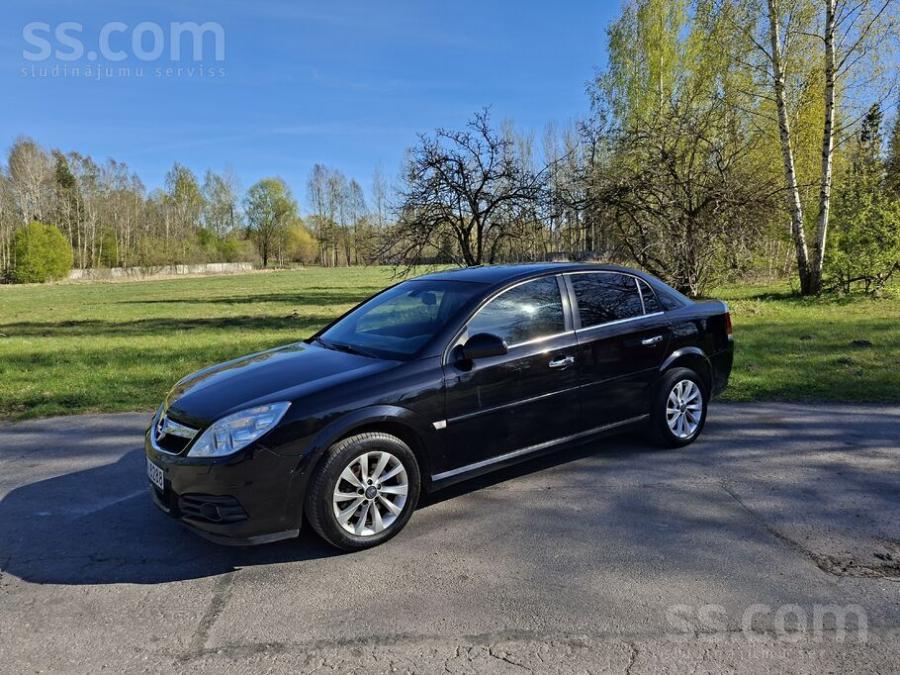 Black Opel Vectra 2007 in Riga, with an engine capacity of 2.00 L and mileage of 258 thousand km for 1550 €, photo 1 on AUTOMOTO.COM.LV