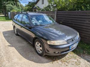 Black Opel Vectra 2002 in Riga, with an engine capacity of 1.80 L and mileage of 153 thousand km for 600 €, photo  on AUTOMOTO.COM.LV