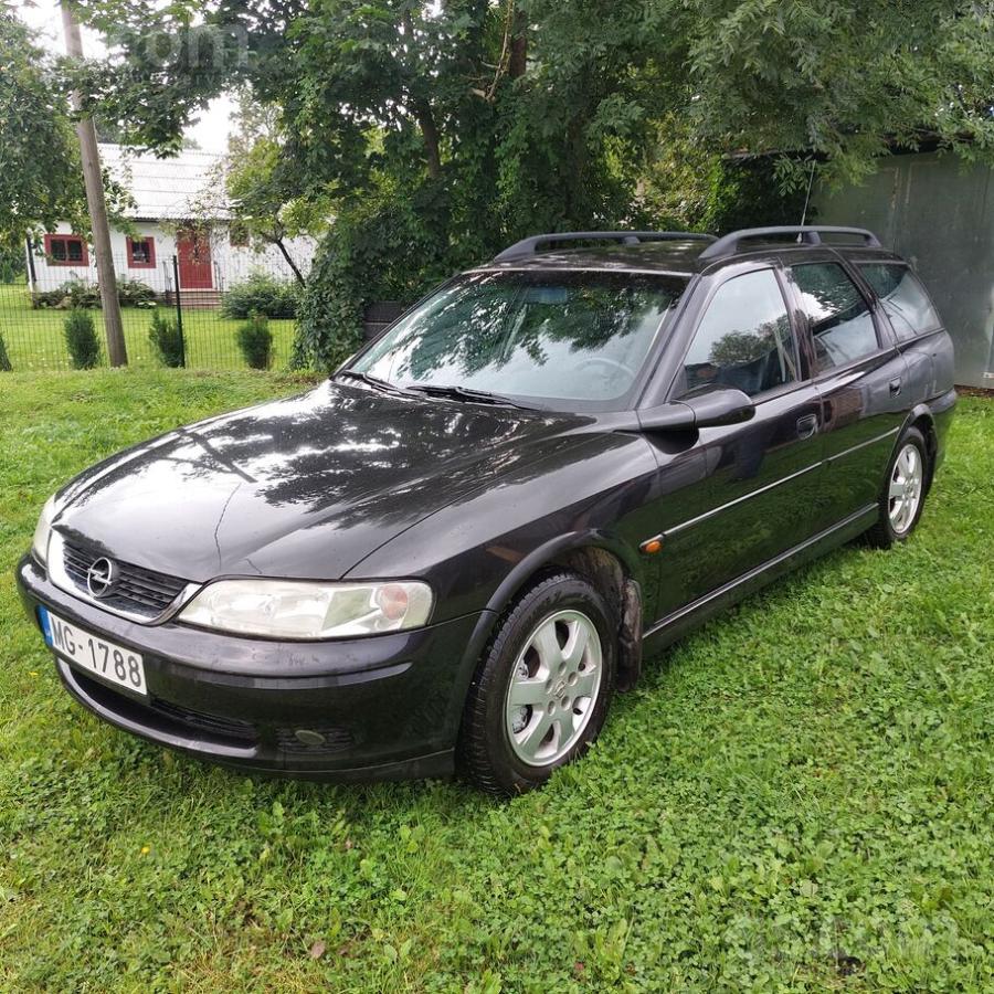 Black Opel Vectra 2002 in Riga, with an engine capacity of 1.80 L and mileage of 153 thousand km for 1350 €, photo 1 on AUTOMOTO.COM.LV