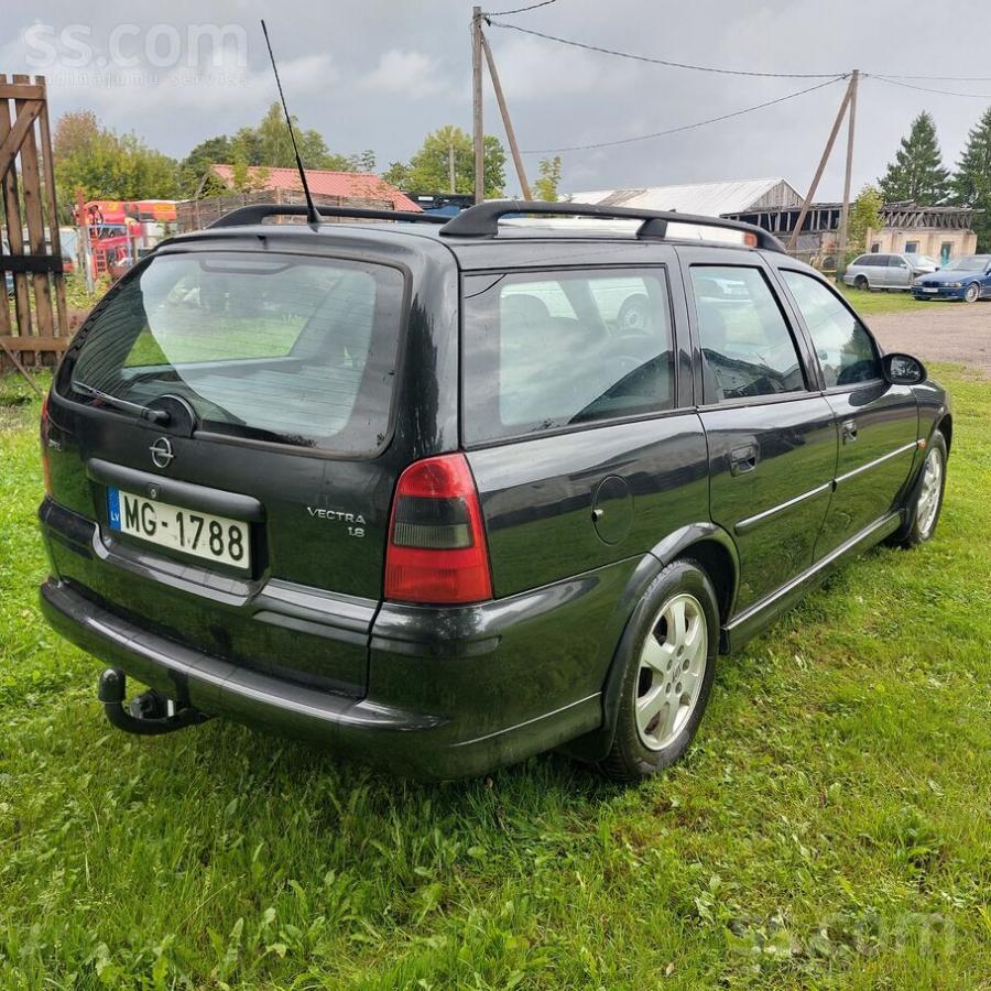 Black Opel Vectra 2002 in Riga, with an engine capacity of 1.80 L and mileage of 153 thousand km for 1350 €, photo 6 on AUTOMOTO.COM.LV