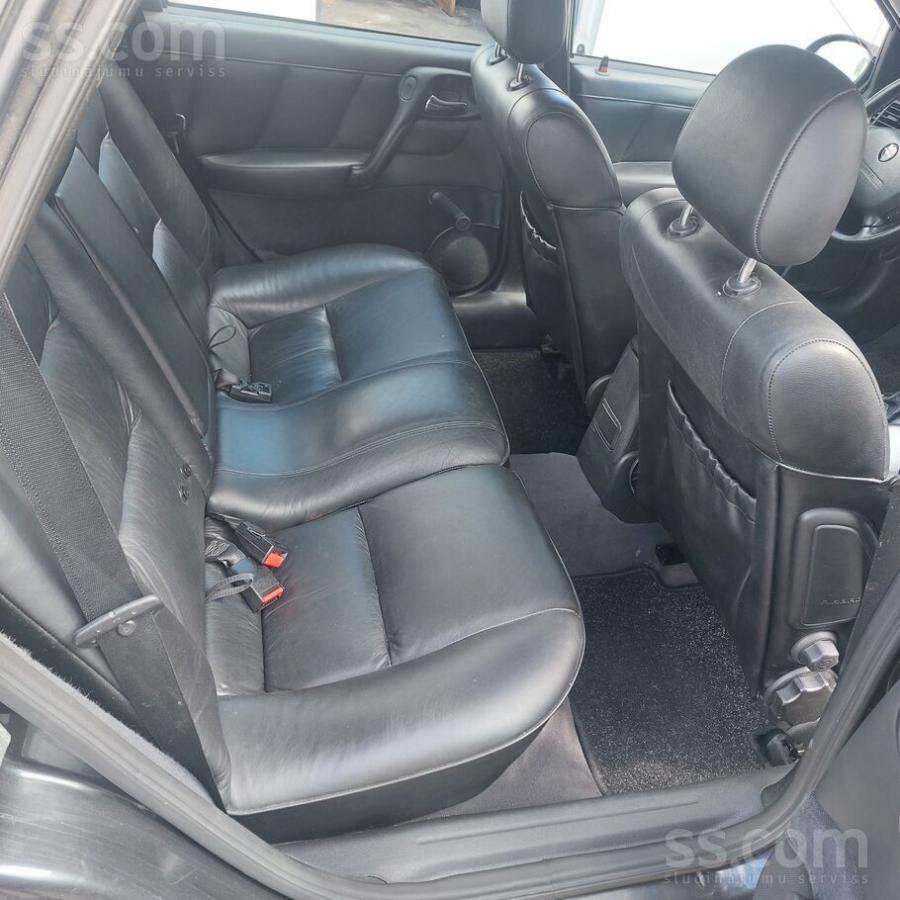 Black Opel Vectra 2002 in Riga, with an engine capacity of 1.80 L and mileage of 153 thousand km for 1350 €, photo 12 on AUTOMOTO.COM.LV